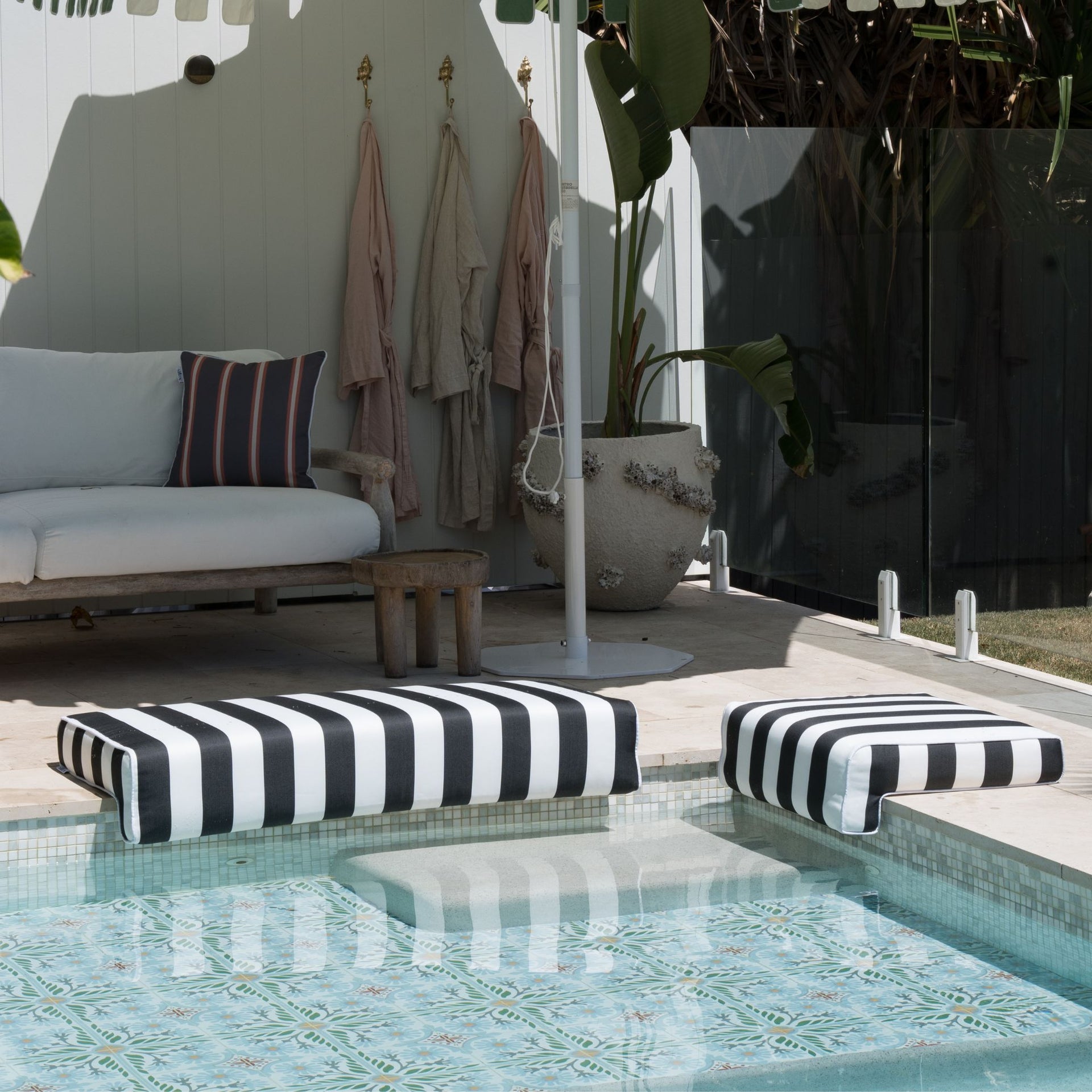 Poolside Cushion – Silux
